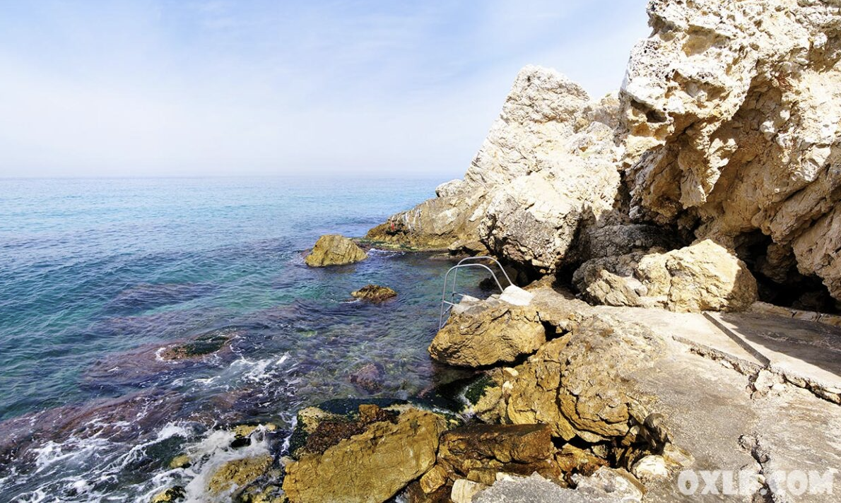 Camping Amchit and Sea – Lebanese Glass